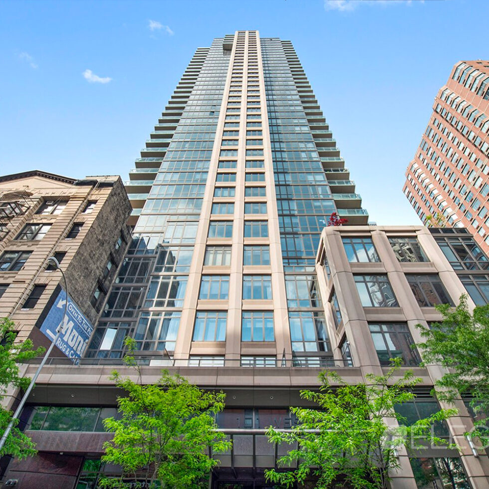 Chelsea Stratus - EJS New York